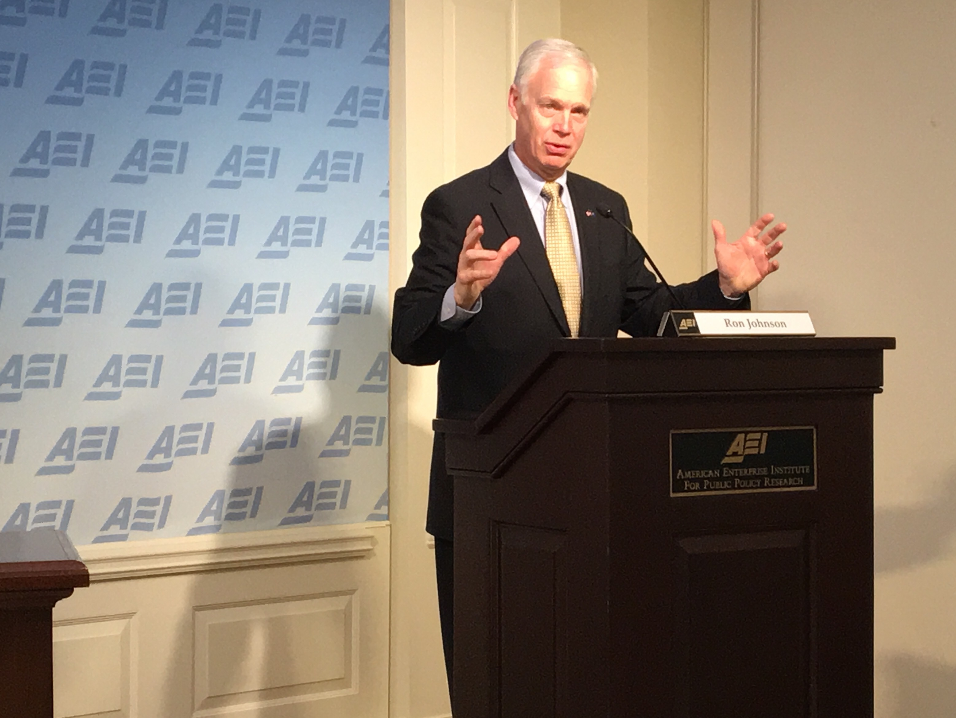 Sen. Johnson: Congress 'way behind' on cyber knowhow - FedScoop